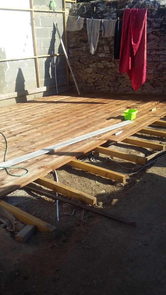 Comment Construire sa Terrasse Bois Soi-Meme - Idées Et Astuces Pour ...